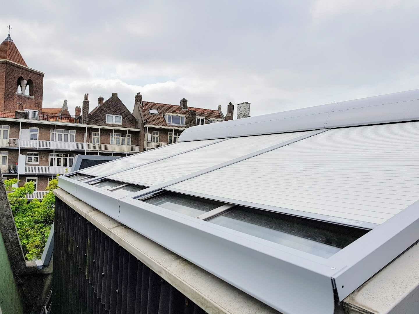 Rolax rolluik voor het isoleren van serres en lichtstraten