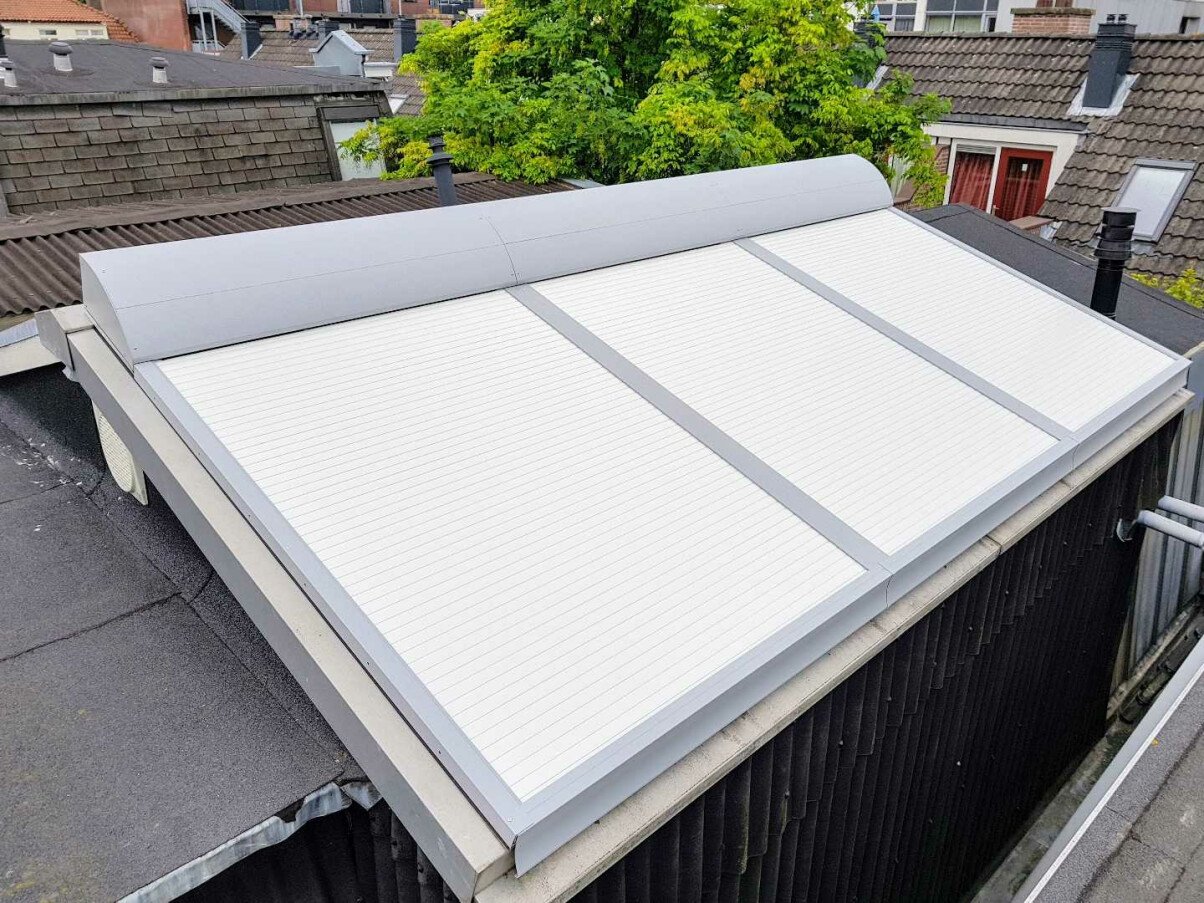 Rolax rolluik voor het isoleren van serres en lichtstraten